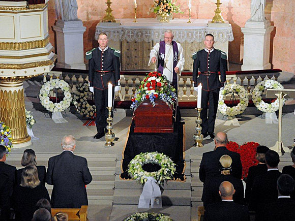 Prinsesse Ragnhild bisatt - kongehuset.no